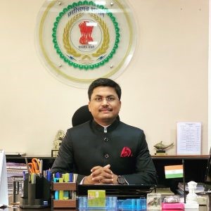 Top 10 IAS Officers Who Made India Proud - IAS GYAN