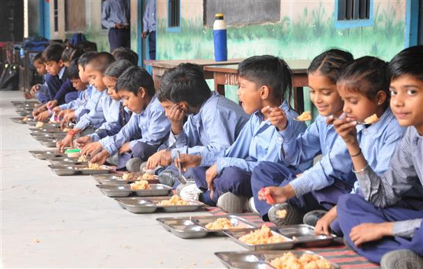 Mid Day Meal Image Government School Students About Mid Day Meals In